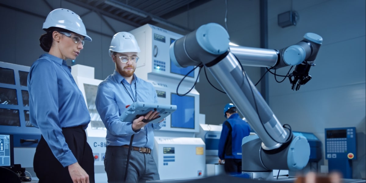 Software Development for Manufacturing Companies👨‍💻 | *instinctools